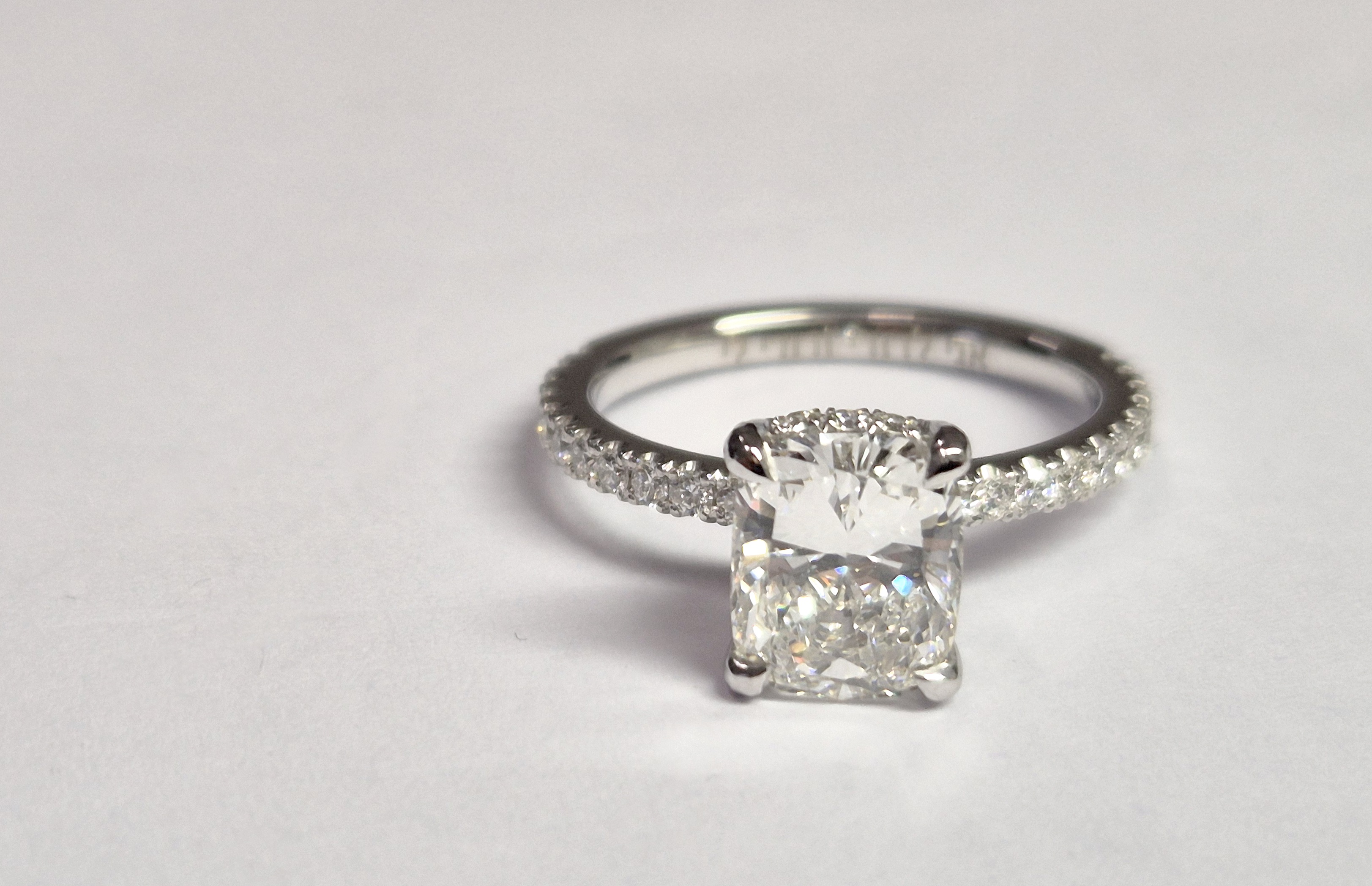 Le diamant coussin, l’élégance d’une forme d'exception
